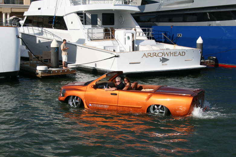 Python – το απόλυτο αμφίβιο αυτοκίνητο – Yolo.gr | The Magazine