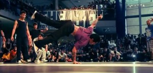 Απίστευτο Breakdance show ! (Video) – Yolo.gr | The Magazine